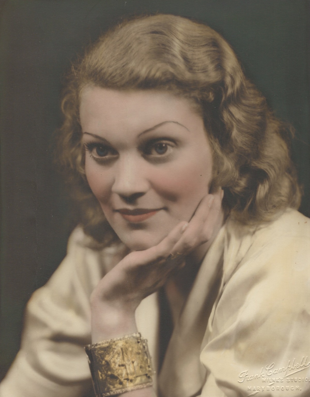 Vospers Features: Aloha Wanderwell